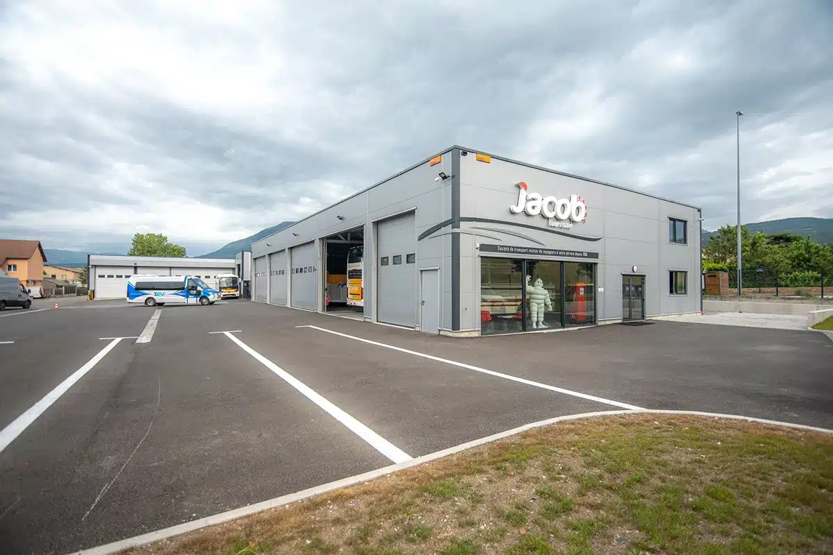 Tailor-made Steel Garage For Autocars Jacob Tourisme I Frisomat
