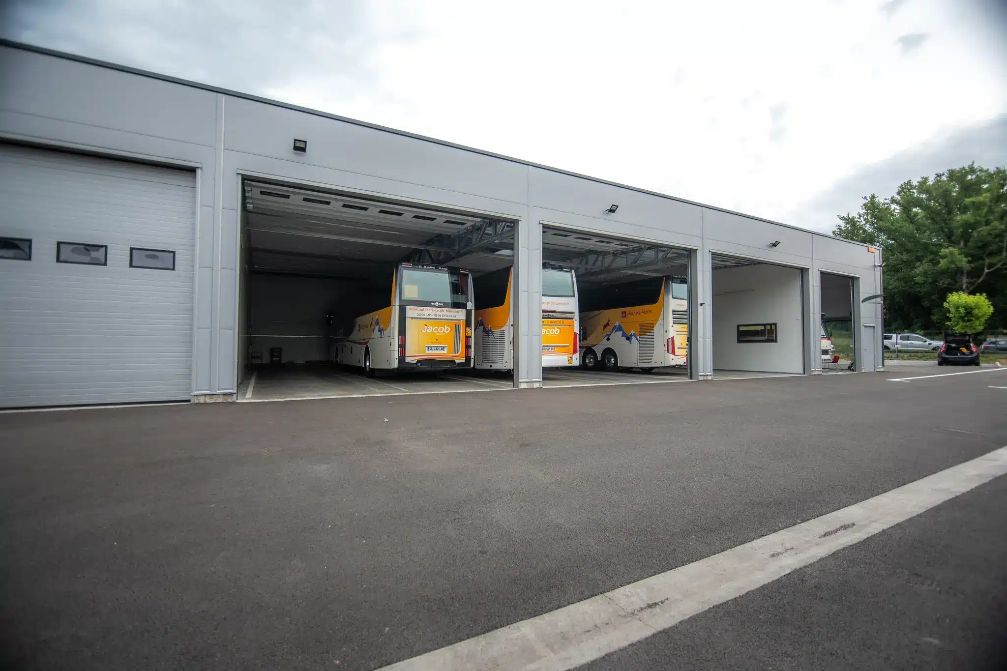 Tailor-made Steel Garage For Autocars Jacob Tourisme I Frisomat